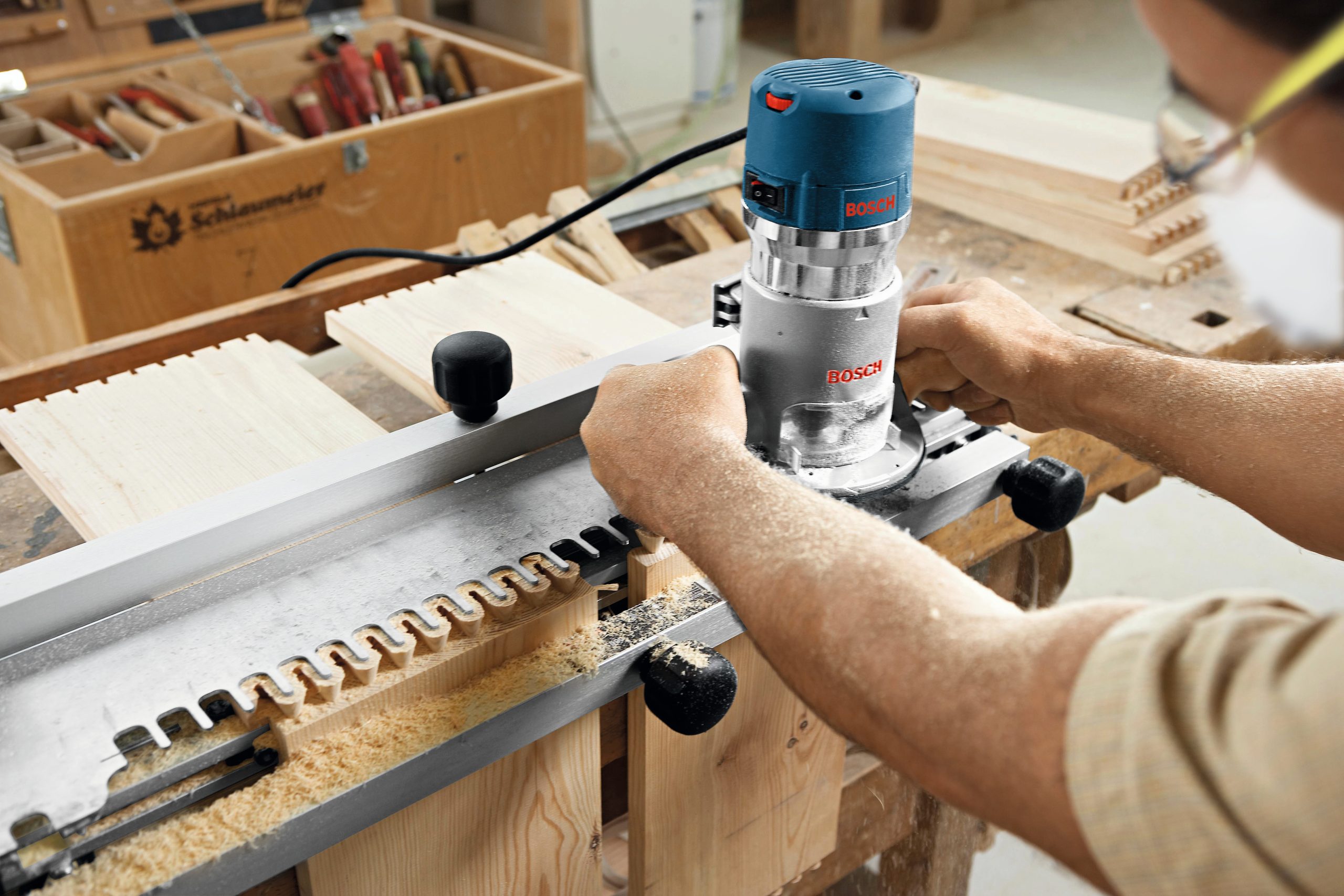 Bosch 2.25HP VS Fixed Base Router – Canadian Woodworker