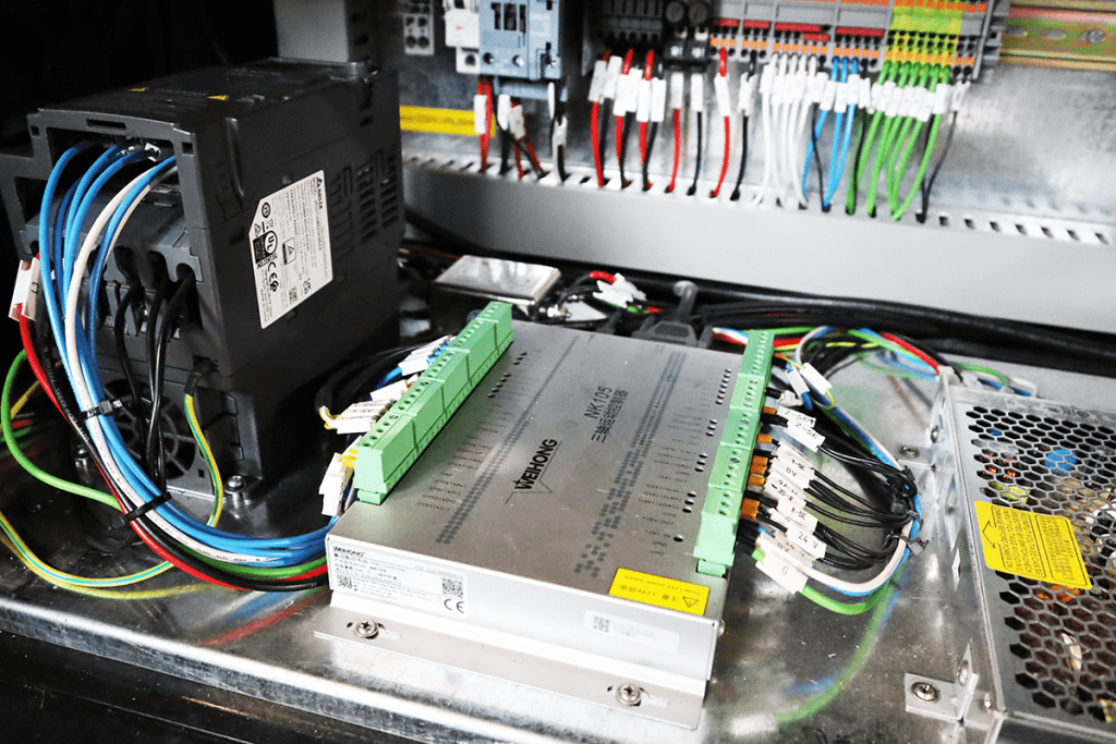 SignMeister V4.8 CNC Router 4′ x 8′ • Canadian Woodworker