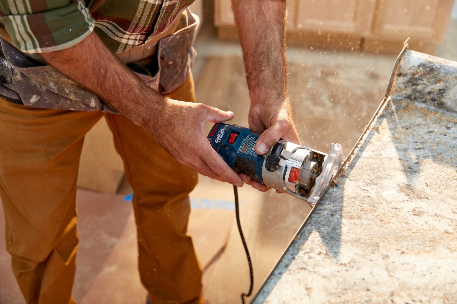 Bosch Colt Electronic Variable Speed Router • Canadian Woodworker